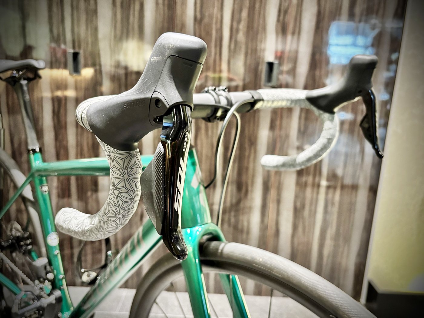 【幕張 Selections】より快適に、より速く。S-WORKS CARBON SHALLOW ROAD BAR | スペシャライズド 幕張 ...