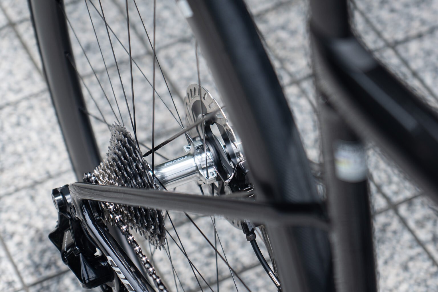 Rapide CLX ll TeamをS-Works Tarmac SL8 Project Blackにインストール！ | スペシャライズド ...