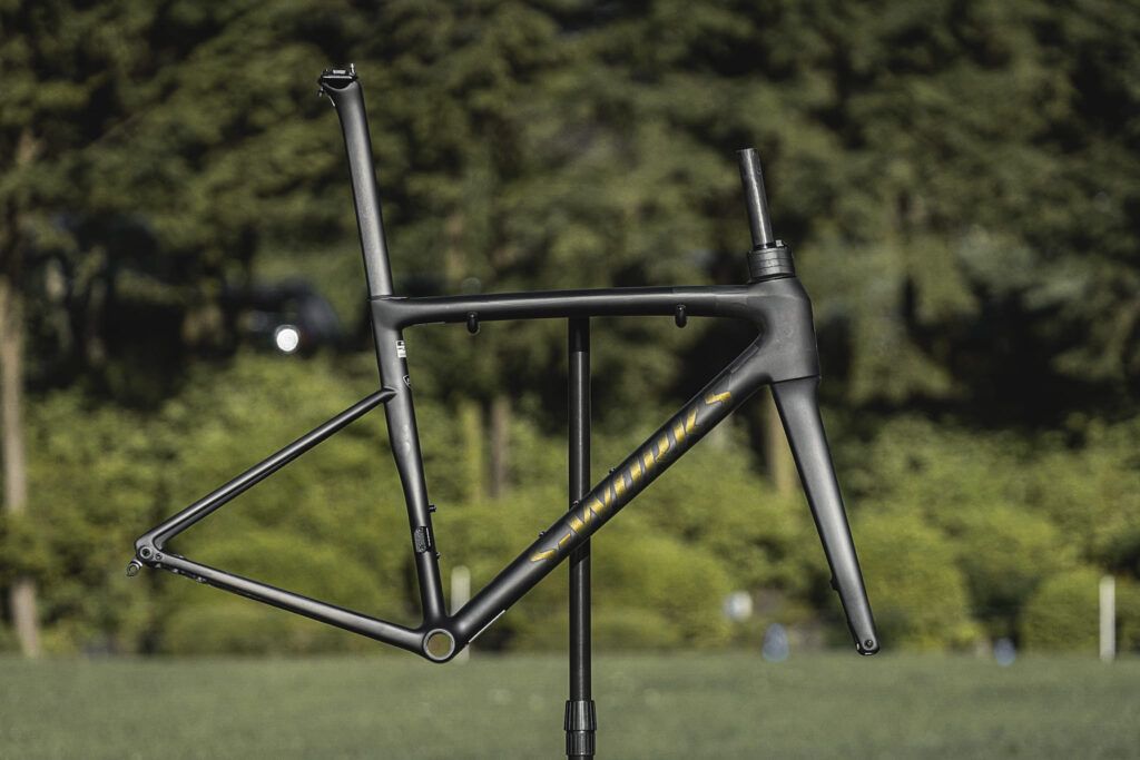 S-Works Tarmac SL8 Ready to Paint Framesetカラー:サテンカーボンレディートゥペイント/カメレオン ...